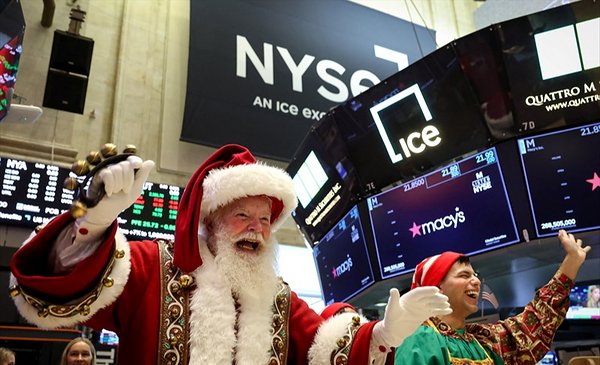 Wall Street sigue creyendo en el "rally accionario de Papá Noel"